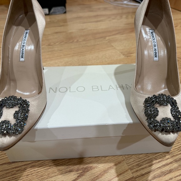 Manolo Blahnik | Shoes | Manolo Blahnik Cream Heels With Dark ...